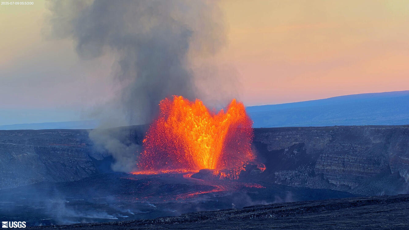 volcanic flow firework