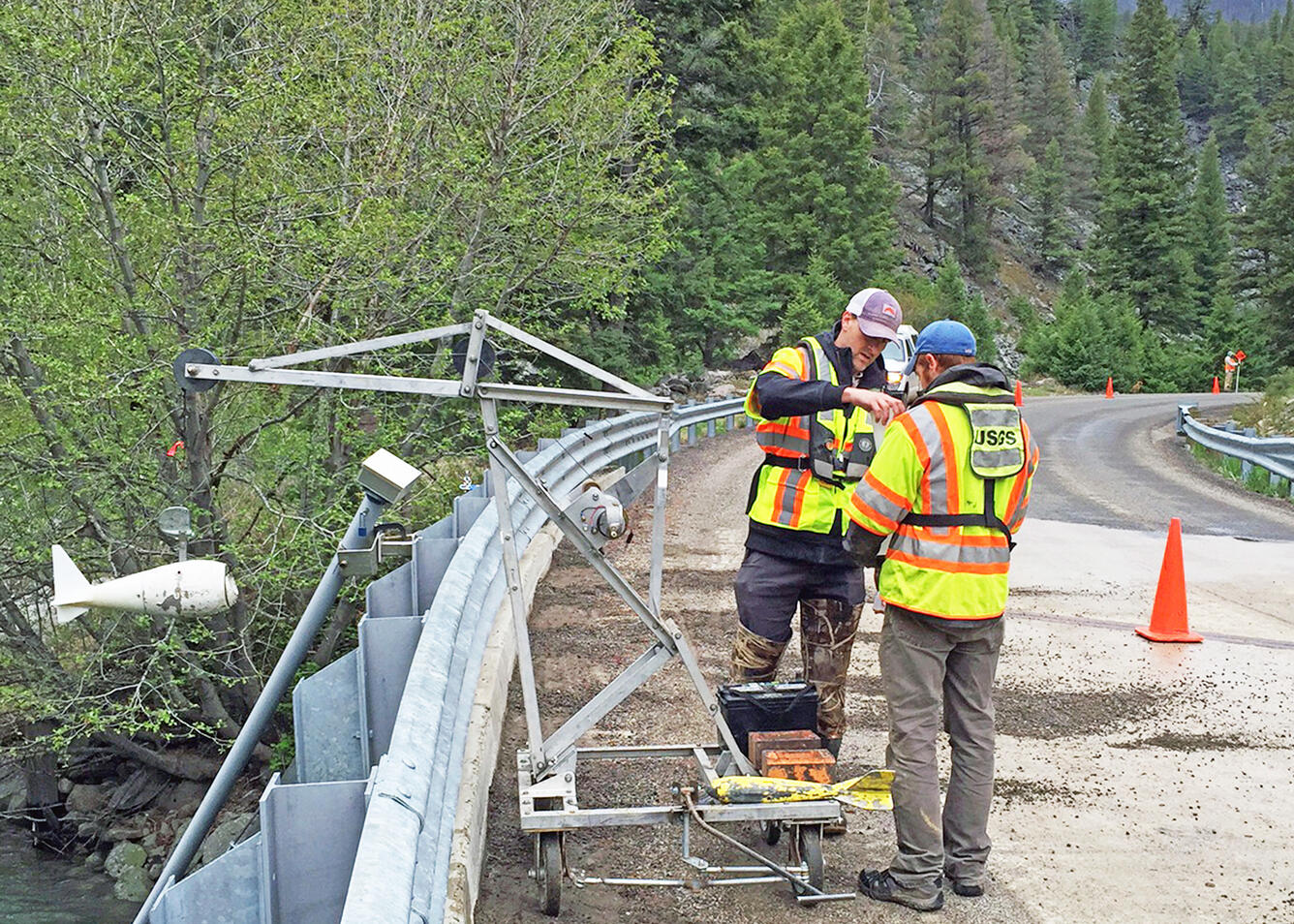 USGS hydrologic technicians collect a sediment sample | U.S. Geological ...